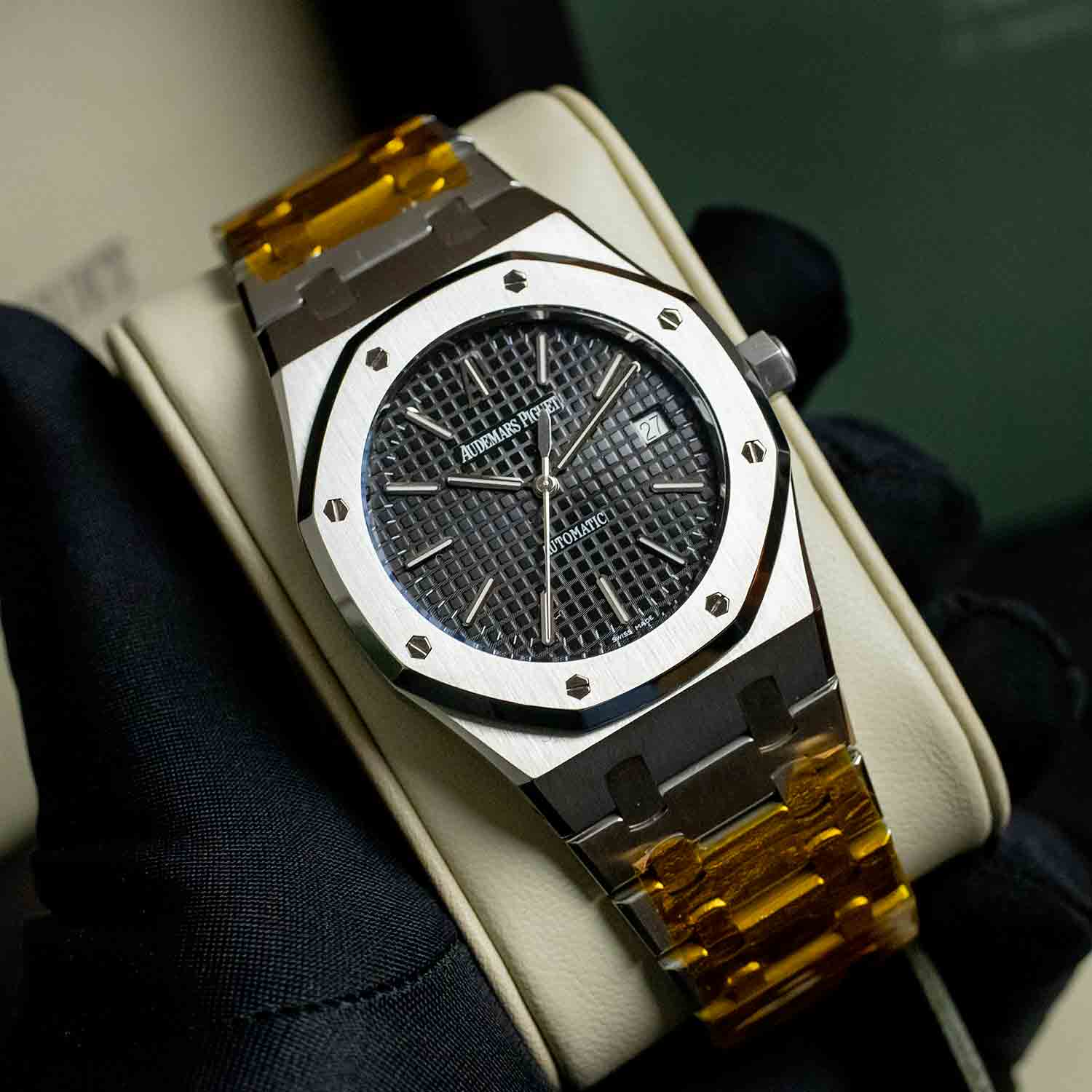 Audemars Piguet Royal Oak 15300 - AMSTERDAM VINTAGE WATCHES
