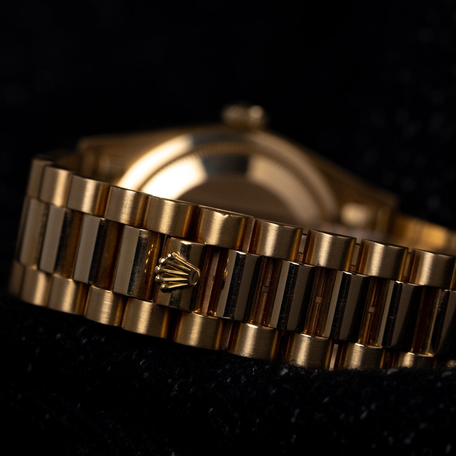 Rolex Day-Date 18238 'Ruby String Dial' - AMSTERDAM VINTAGE WATCHES