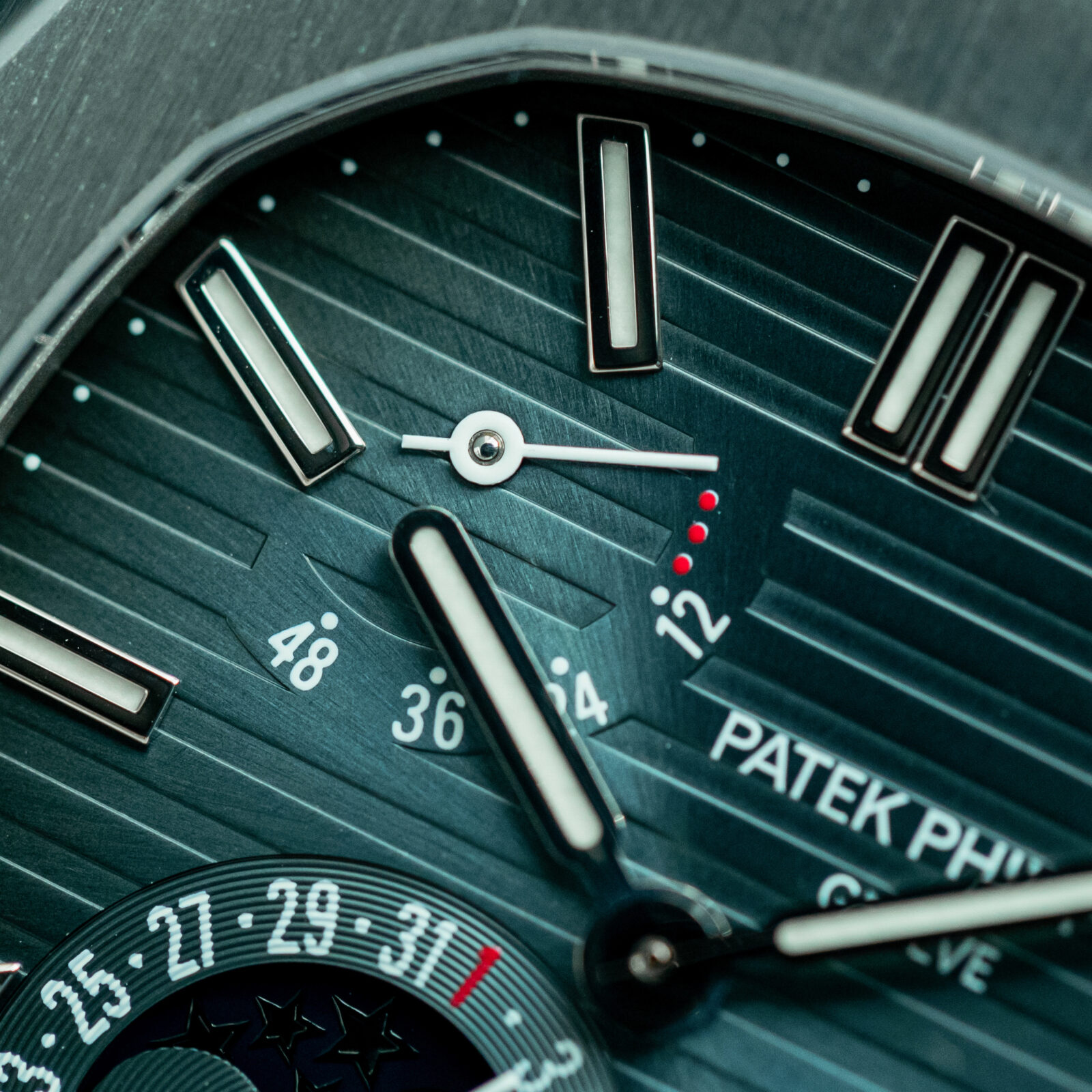 Patek Philippe Nautilus 3712 '3 Dots' - Amsterdam Vintage Watches