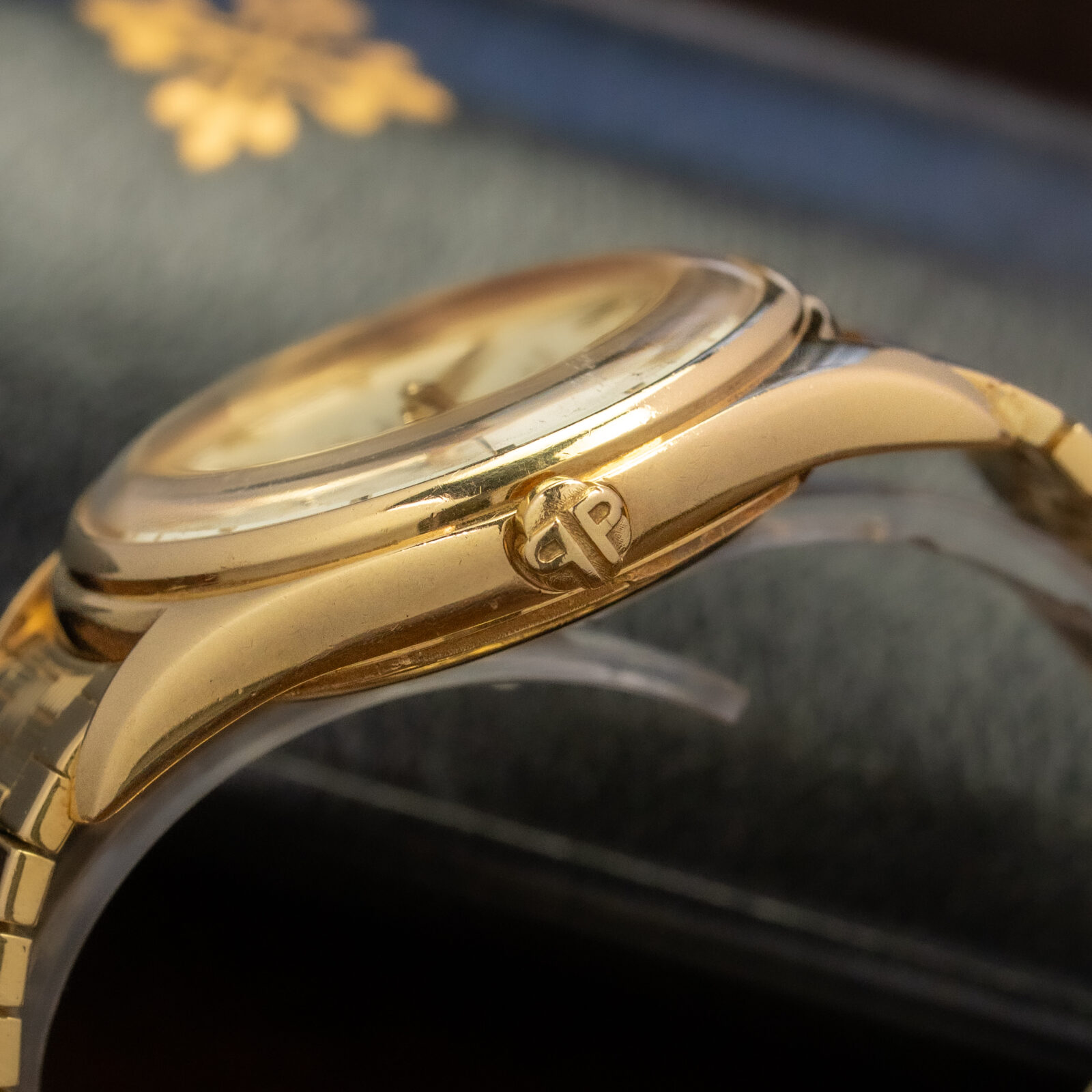 Patek Philippe 2526 'Gobbi, Milano' - Amsterdam Vintage Watches