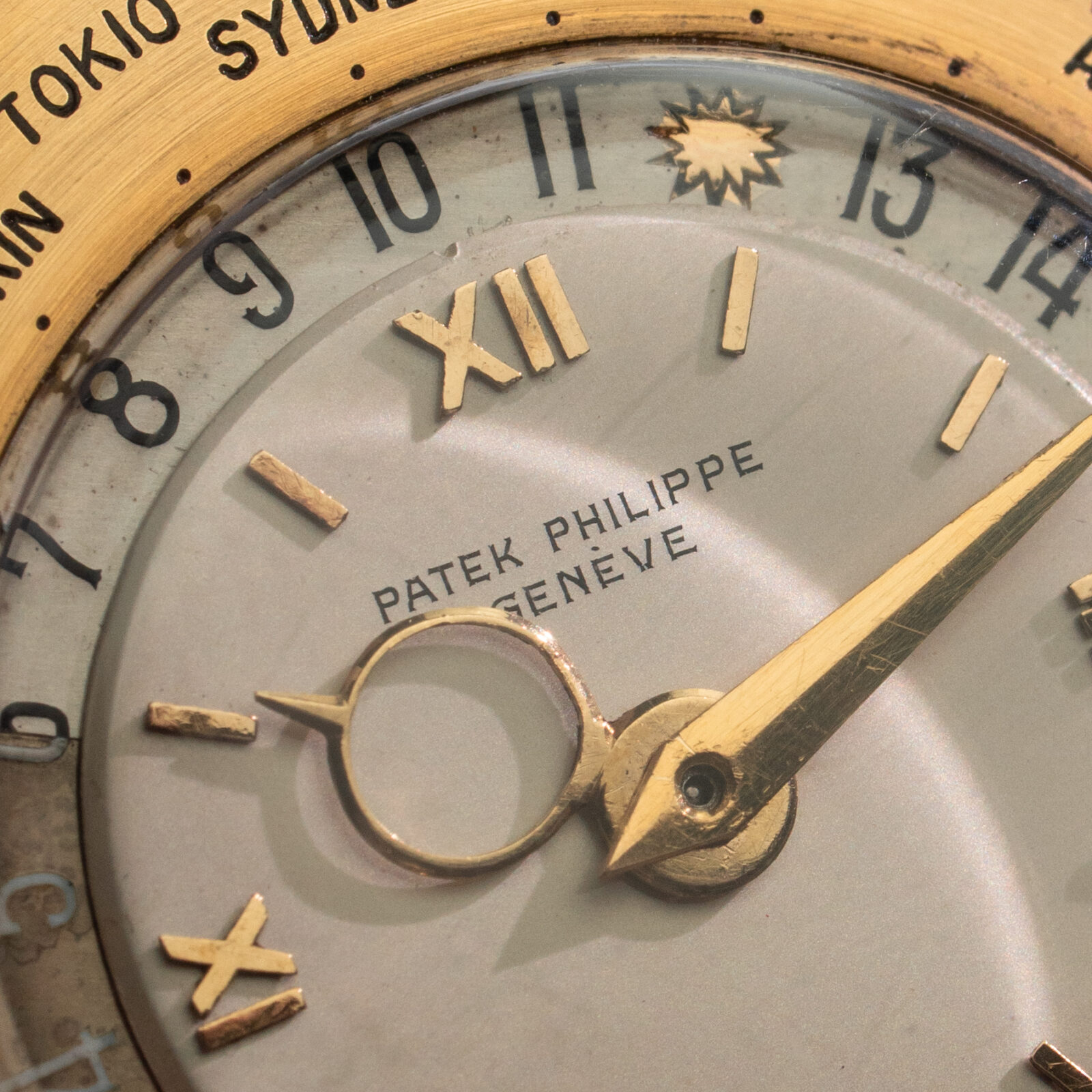 Patek Philippe World-Time 1415 - Amsterdam Vintage Watches