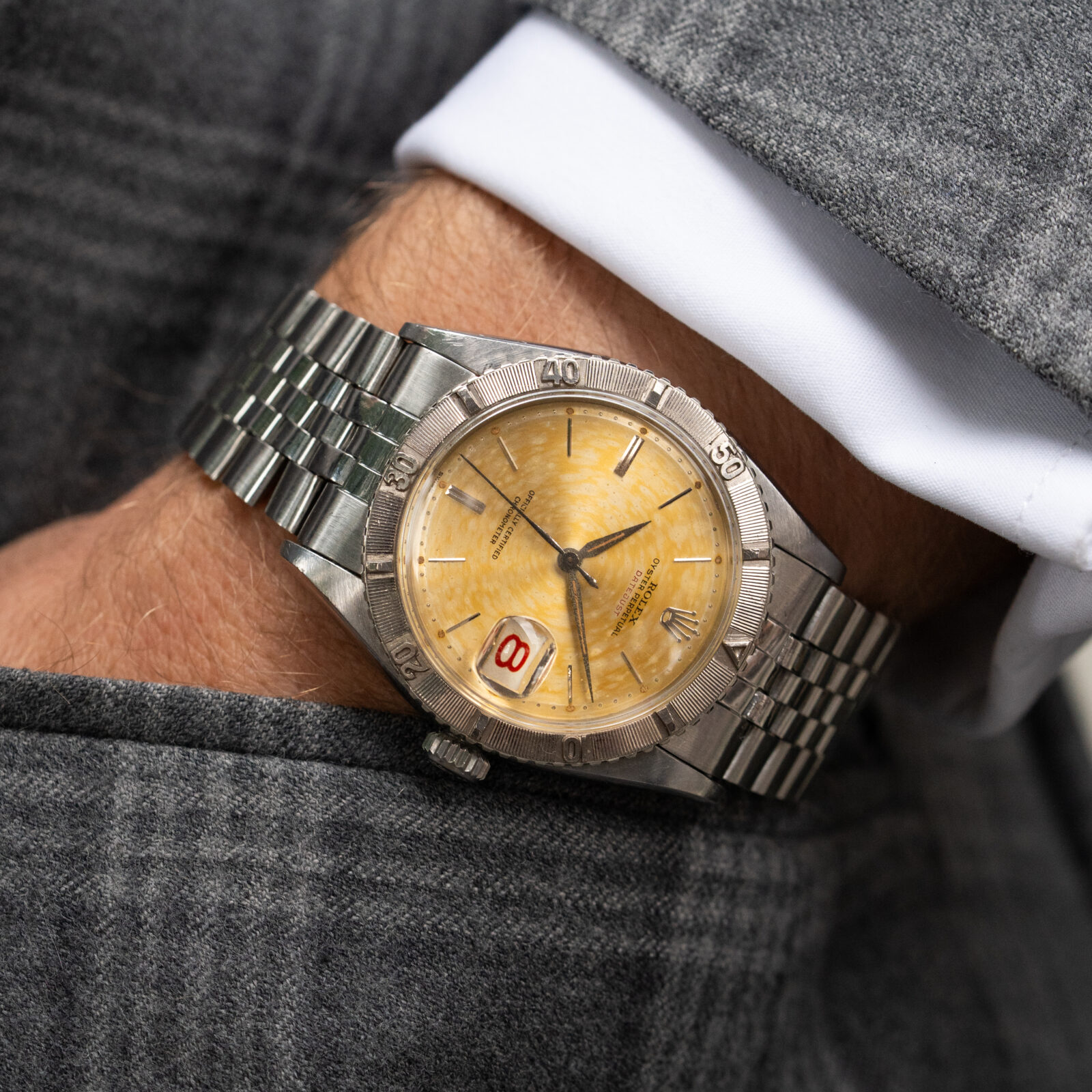 Rolex Oyster Perpetual 6085 'Radium Burned' - Amsterdam Vintage Watches