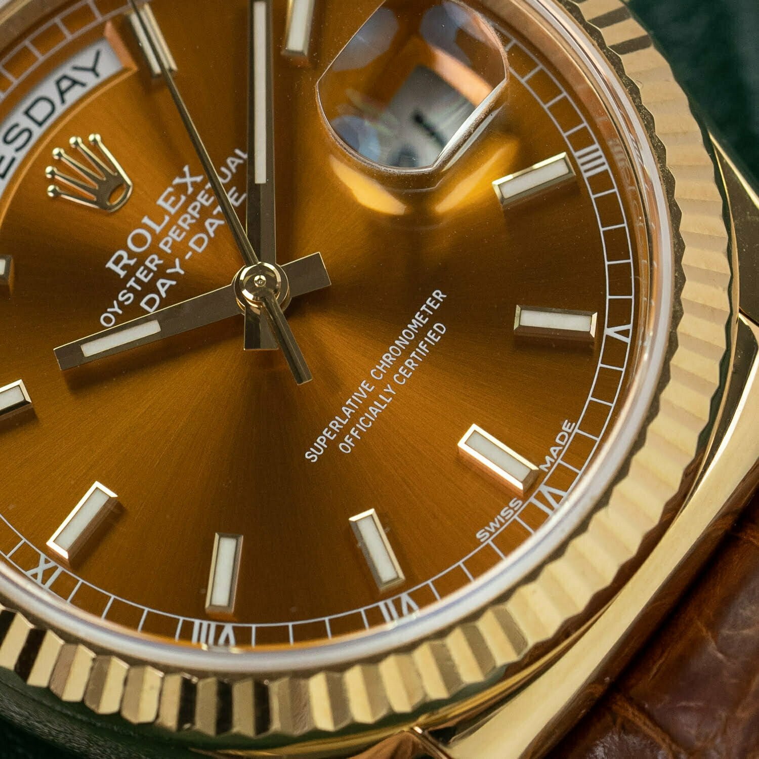 Rolex Oyster Perpetual 6085 'Radium Burned' - Amsterdam Vintage Watches