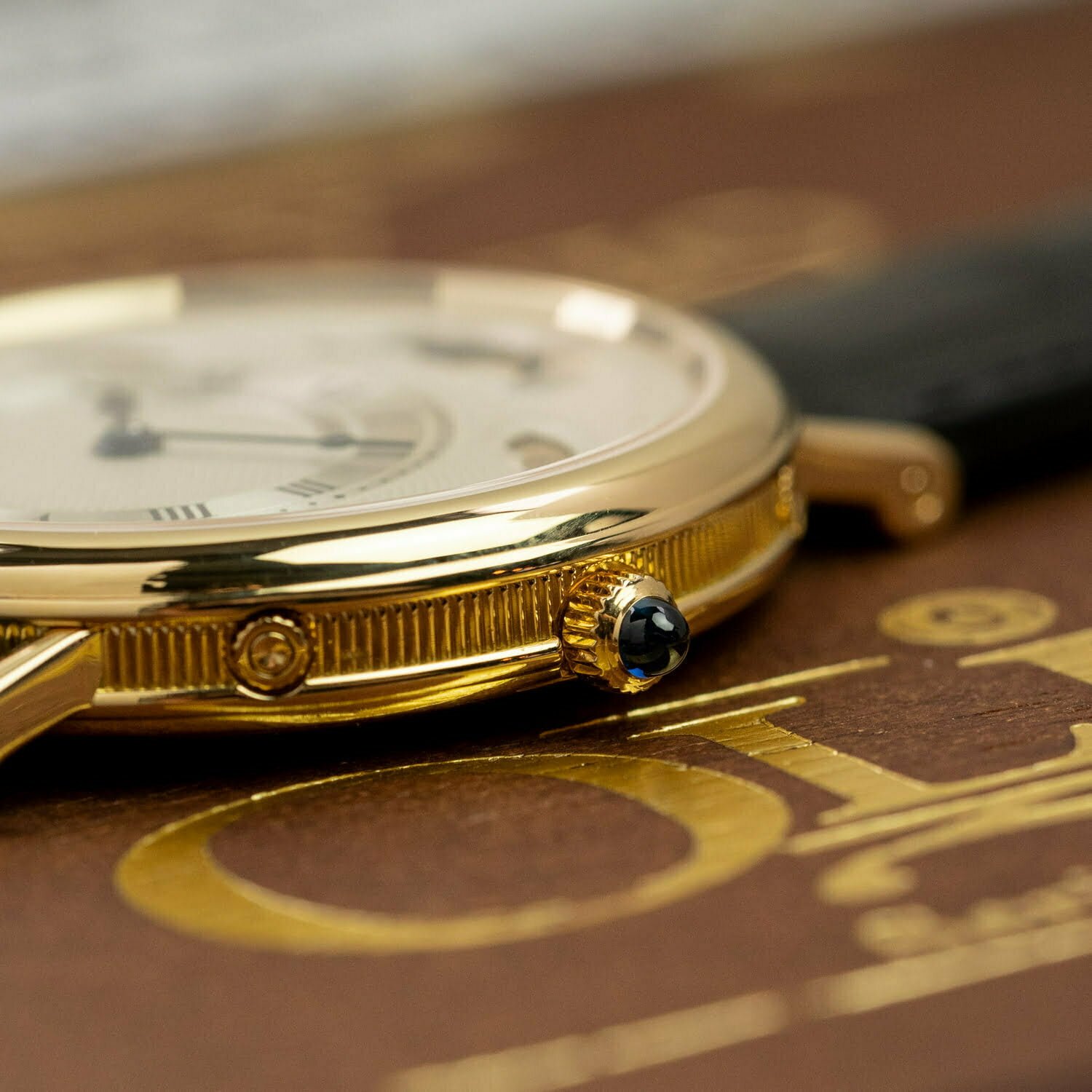 Breguet Classique Calendar Moonphase 3330 - Amsterdam Vintage Watches