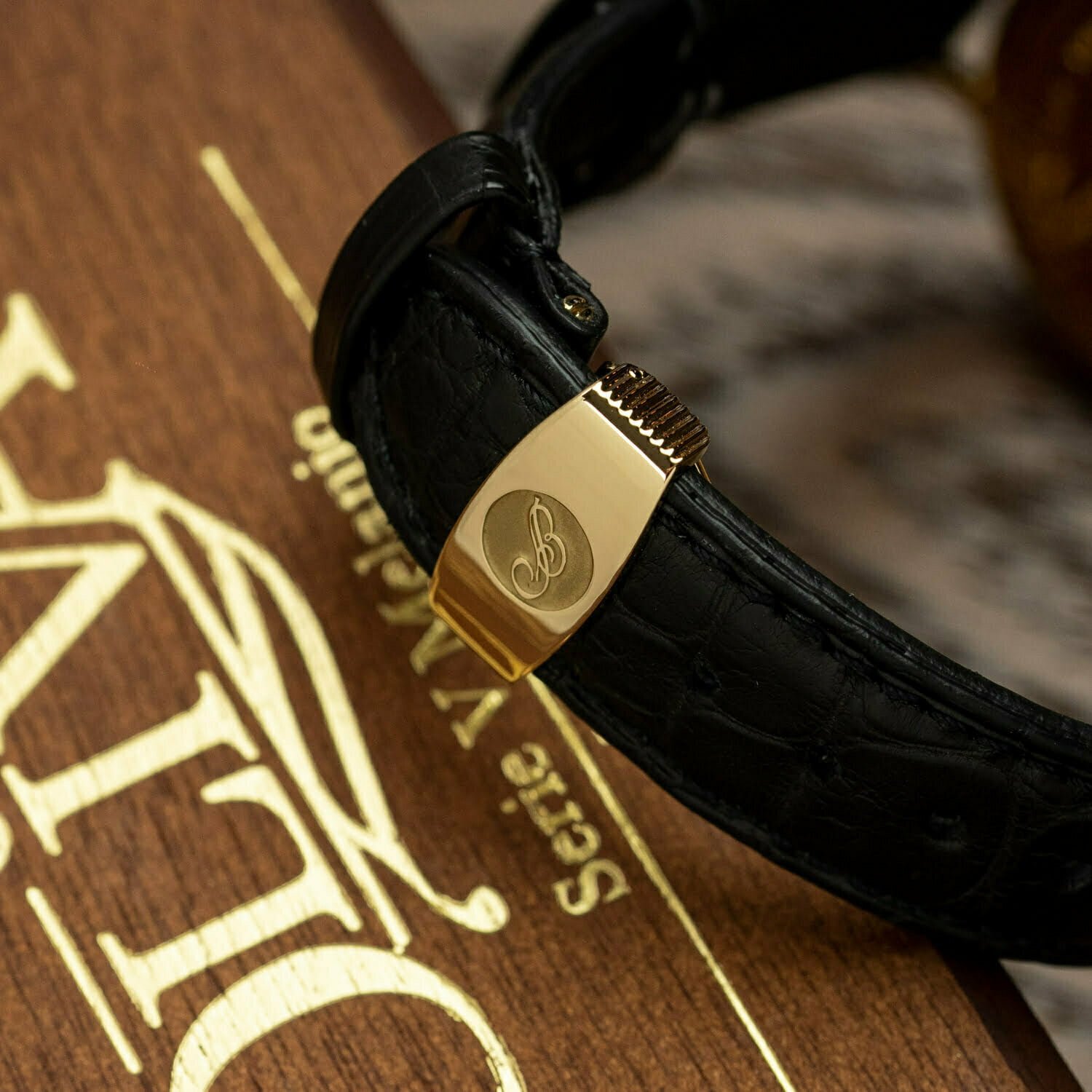Breguet Classique Calendar Moonphase 3330 - Amsterdam Vintage Watches